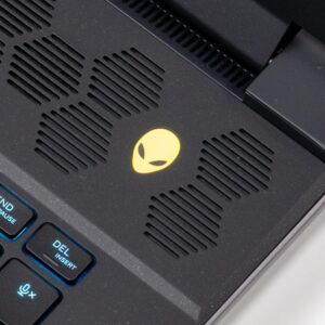 Alienware m16 R1レビュー：値段は高いが仕上がりに優れるミドル～ハイエンド向けゲーミングノートPC | こまめブログ